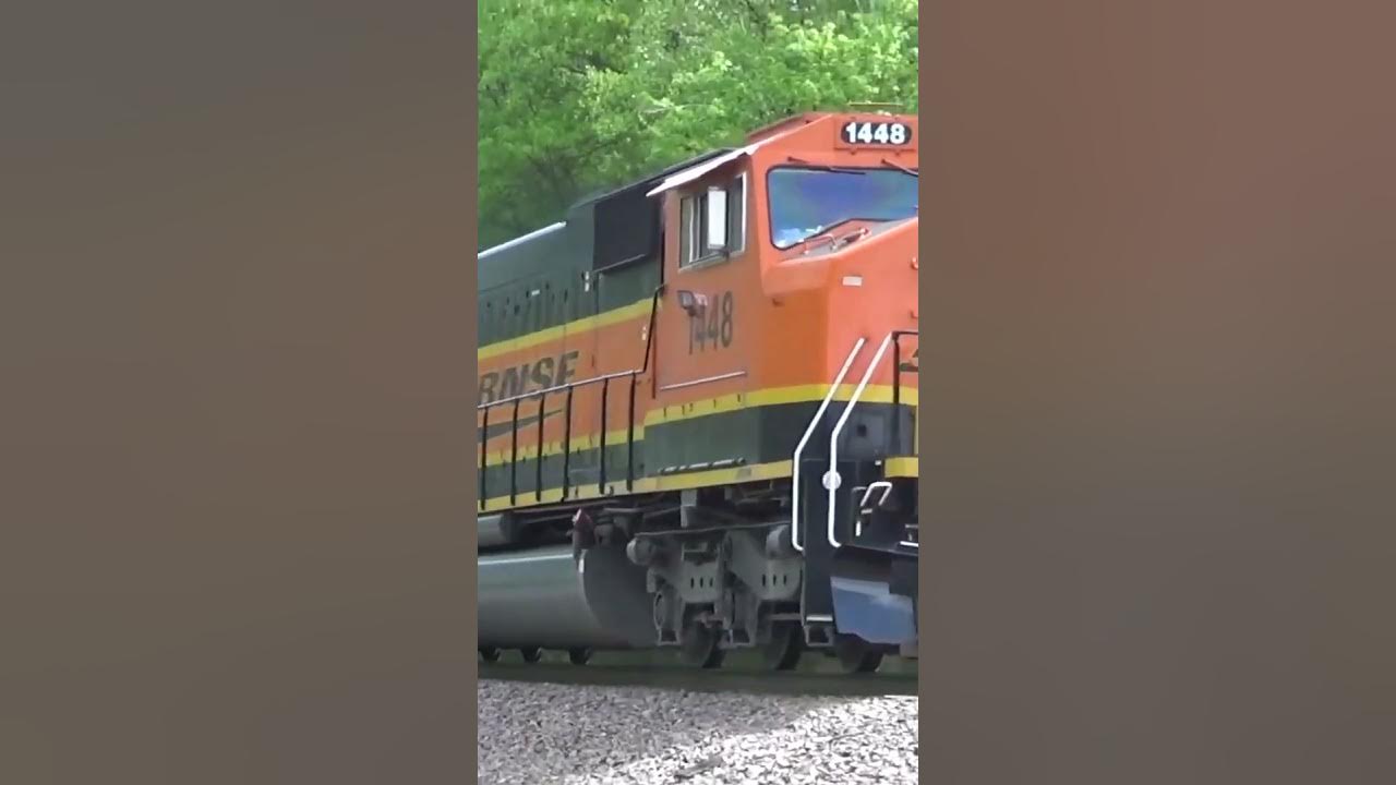 Insane lashup with 3 SD60Ms, SD40-2 & 2 GEVOs #shorts - YouTube