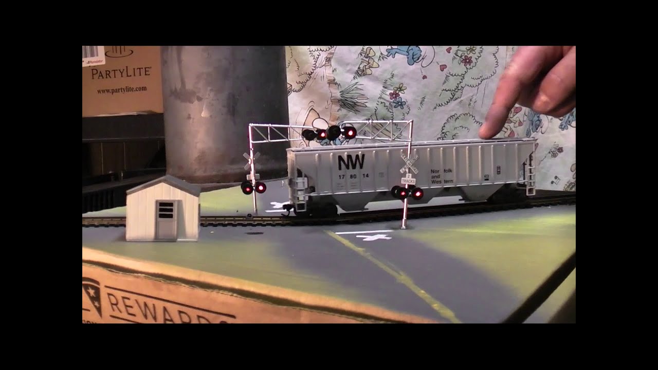 Wehonest Rail/Road Crossing (AWD) HO Scale Review. - YouTube