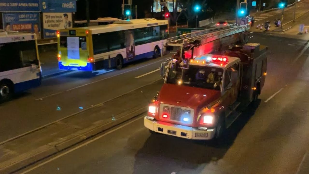 Queensland Fire & Rescue Roma St 502J responding (2019) - YouTube