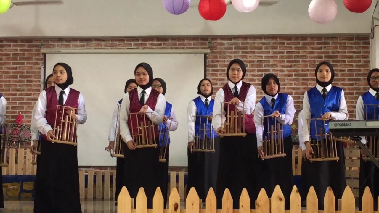 Angklung STaND - Kiroro Mirae 2017 - YouTube