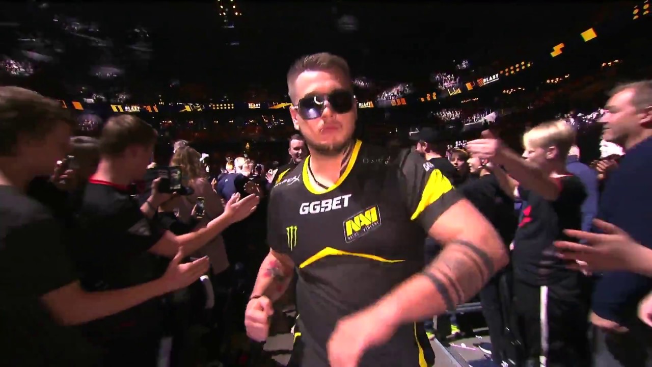 NaVi Zeus IS IN THE BUILDING - YouTube