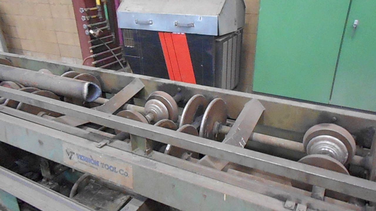 Vernon pipe burning machine - YouTube