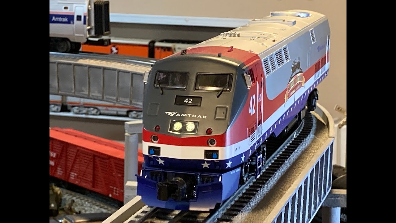 MTH Premier Genesis Diesel AMTRAK #42 "Salutes our Veterans" with 4 ...