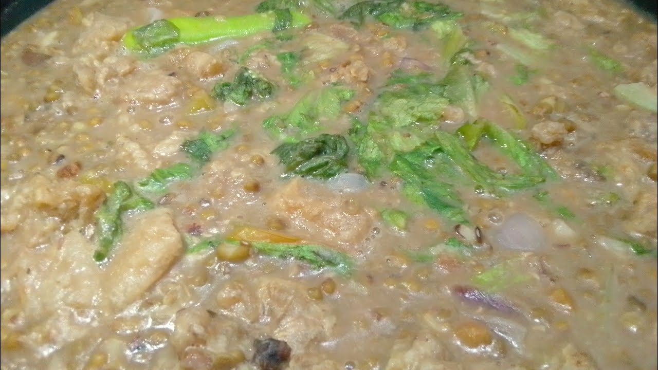 Monggo With Chicharon Beans with Chicharon - YouTube