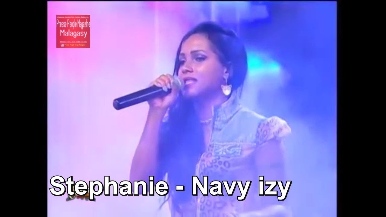 Stephanie - Navy izy (Live) - YouTube