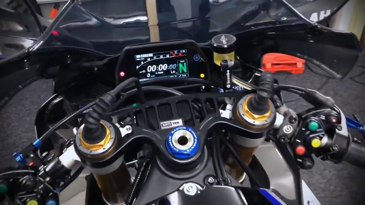 Yamaha R1 ( R1M review ) Mostrando de perto sua beleza - YouTube