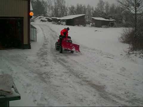 Jacobsen tractor homelite hydro plowing kohler 341 - YouTube
