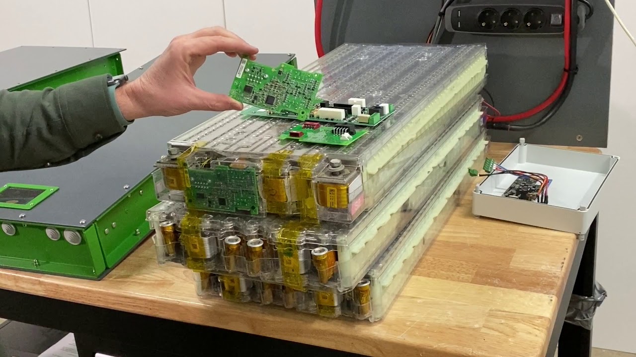 BPath BMS voor Tesla (Accumodule controller) - YouTube