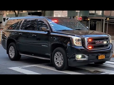 FDNY Car 6 Chief Of The Borough Of Manhattan Responding To A 3rd Alarm ...