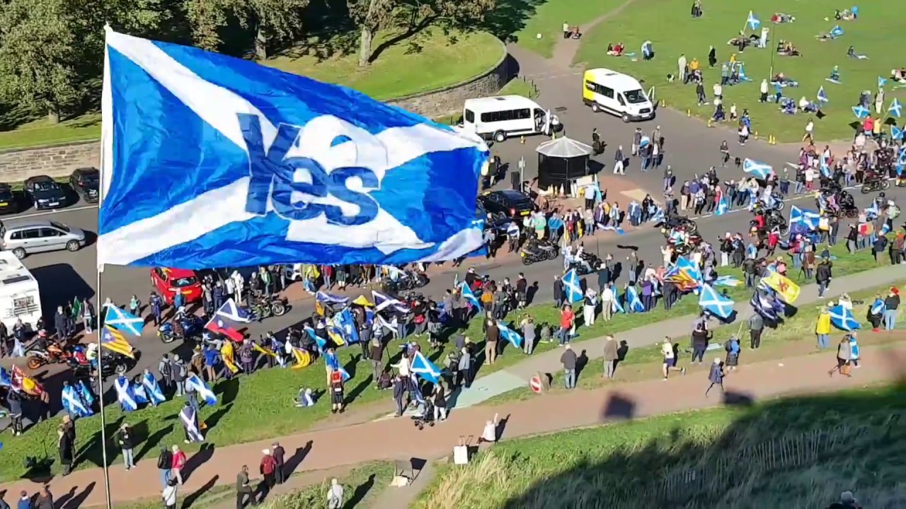 The Yes Bikers thunder into Holyrood Park to the AUOB Edinburgh Rally ...
