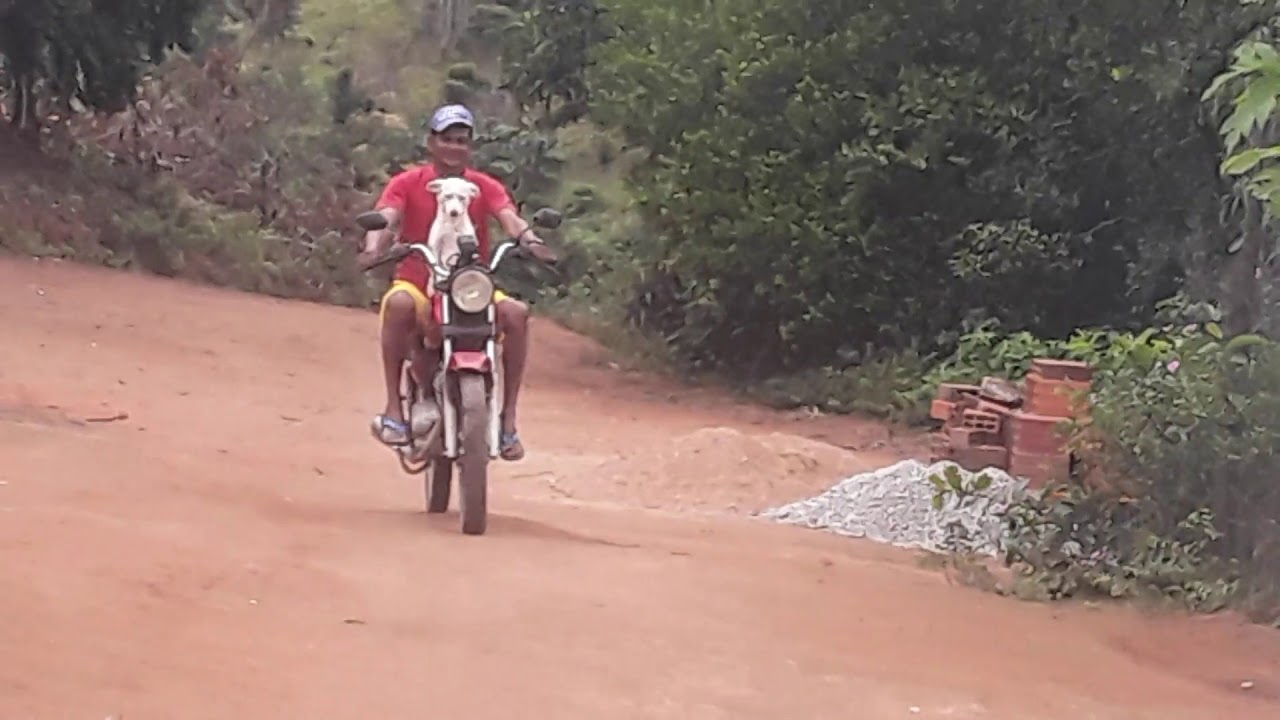 Dando um rolezinho de moto kk - YouTube