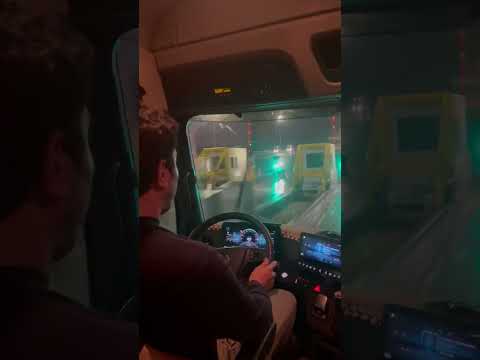 Yağmurlu havada tır sürmek