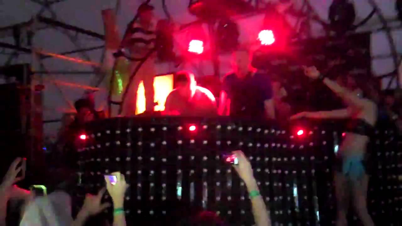 Dada Life Intro @ Ultra 2011 - Fight Club is Closed.MP4 - YouTube