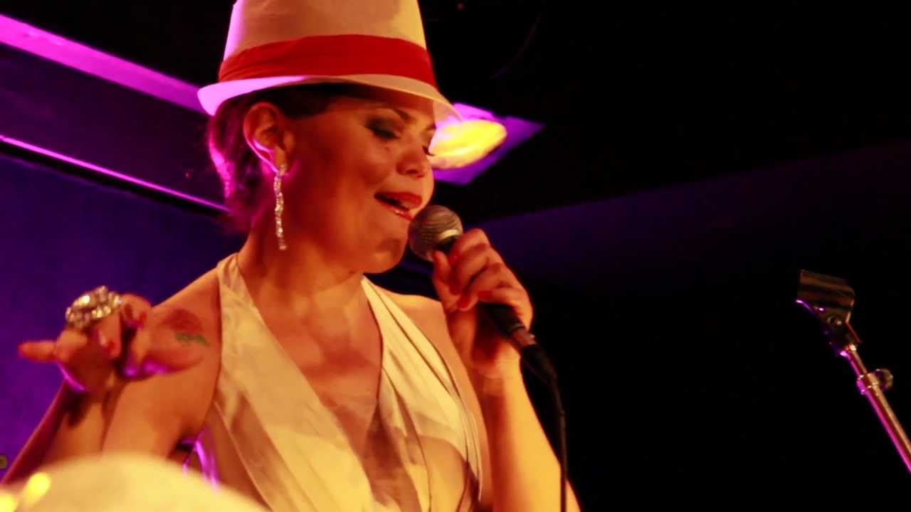 ANNA TORRES - TRISTE - YouTube