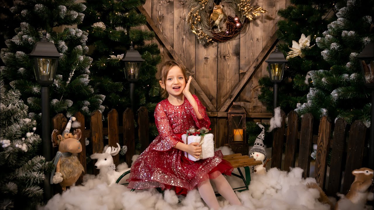 Iris Padurariu - Vine, vine Mos Craciun (Maria Ene) Academia de Arte Modus Vivendi - YouTube