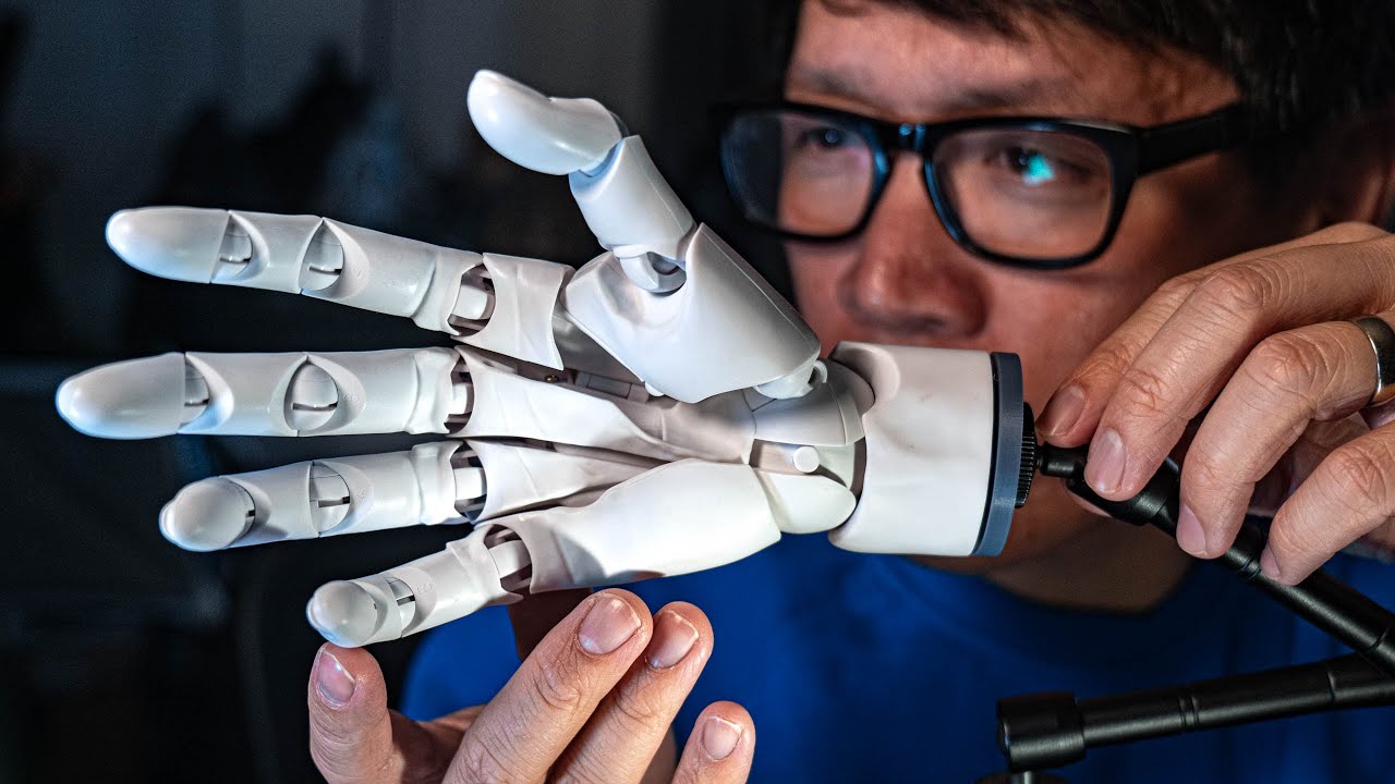 Show and Tell: Fully Articulated Posable Hand! - YouTube