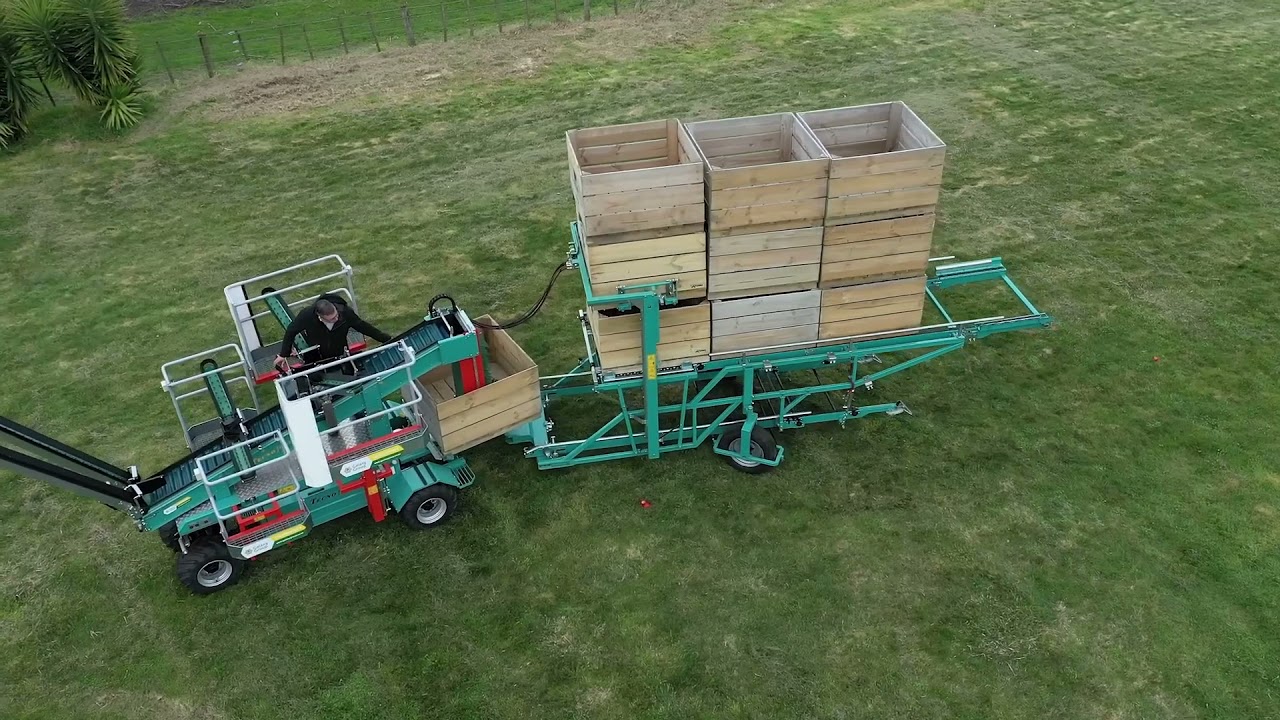 Automatic bins trailer - Darwin Harvesting Group - YouTube