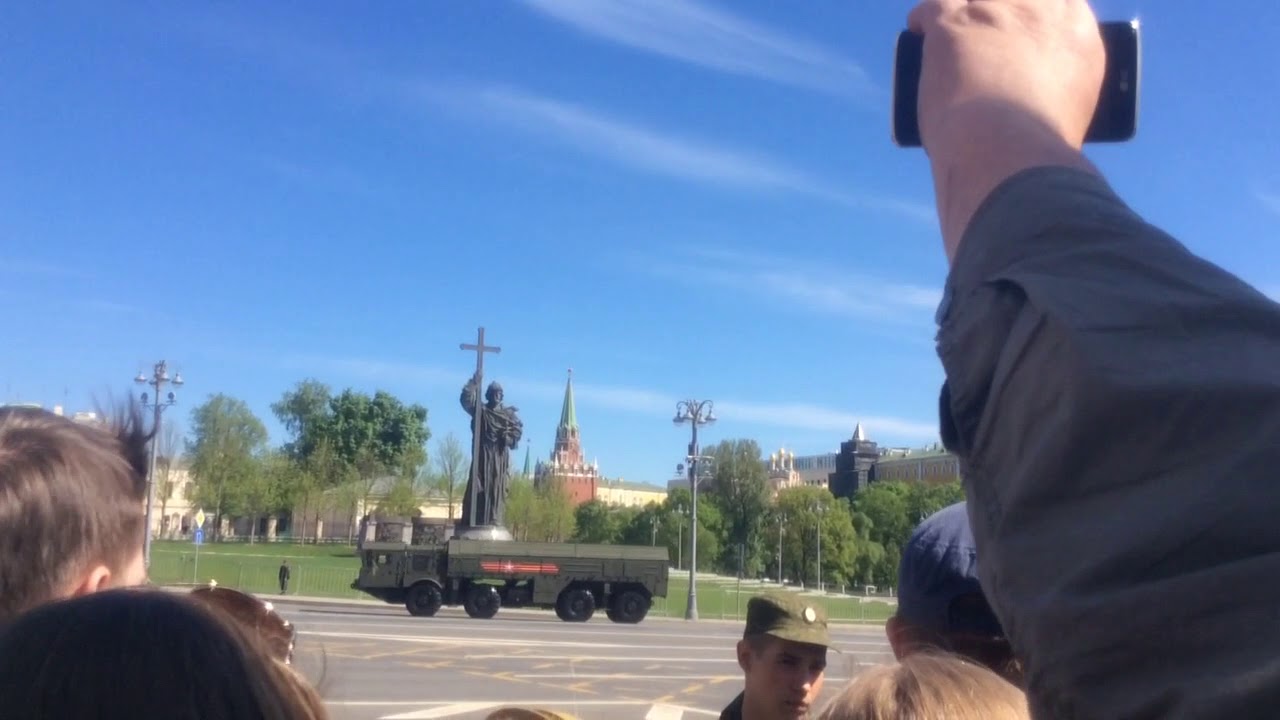 День победы 2018 на улицах Москвы. (Desfile del ejército ruso el día de ...