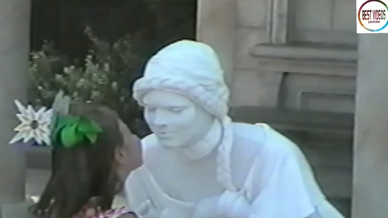 Statue Prank | BEST VIDEOS - YouTube