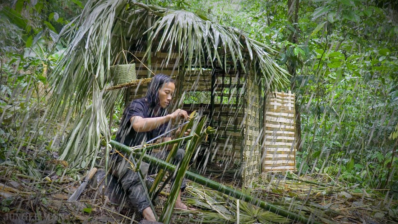 SURVIVAL CHALLENGE - JUNGLE MAN live with the unsettled weather in the ...