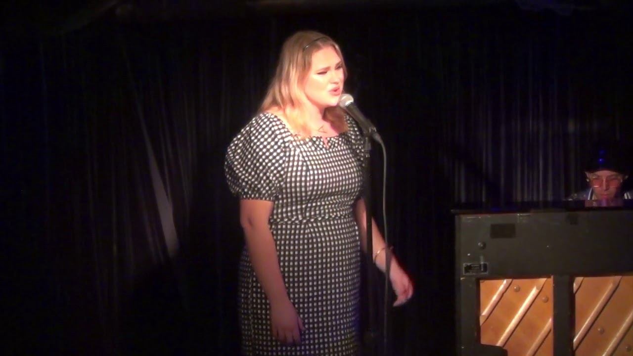 Ashley Braxton singing 'Beautiful' - YouTube