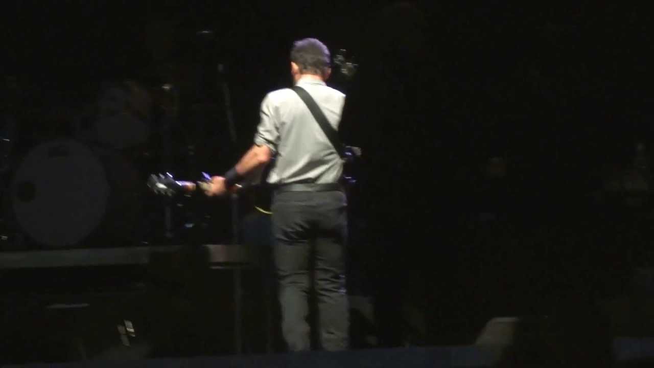Bruce Springsteen - 2013-07-23 Cardiff - show start - YouTube