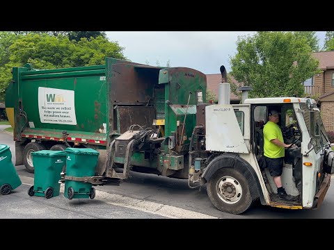 Roaring Waste Management Mack LE McNeilus MA Side Loader Garbage Truck ...