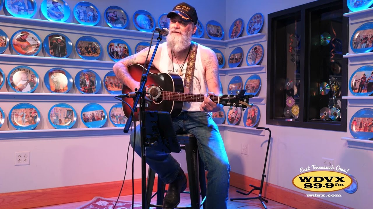 Jay Gavin "Some Folks" live on the WDVX Blue Plate Special 10-17-22 ...