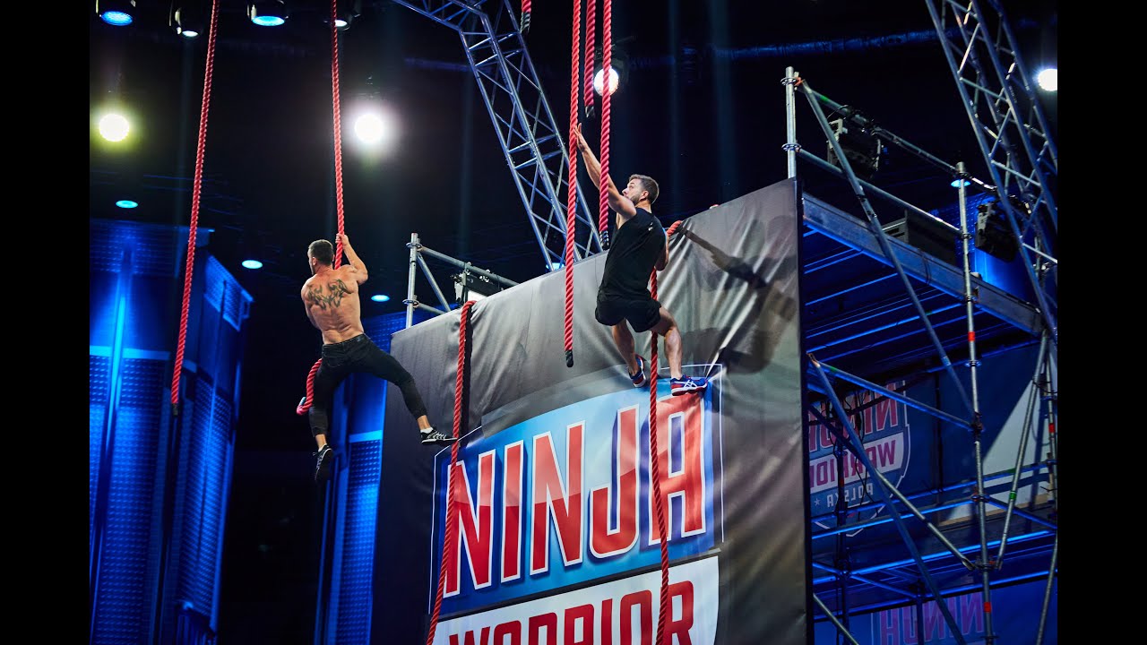 Ninja Warrior Polska 7 - Power Tower ZAWISTOWSKI vs MURAWSKI - YouTube