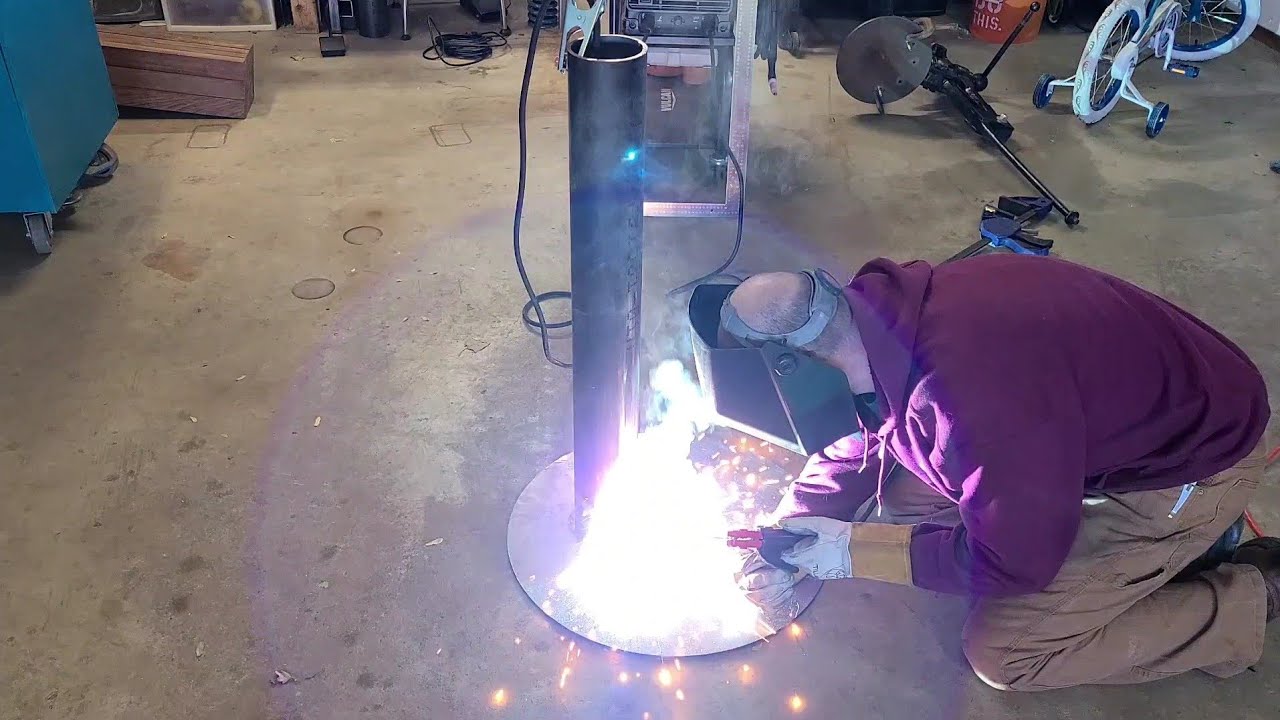 How to Square a Metal Tube or Pipe to a Flat Surface - YouTube