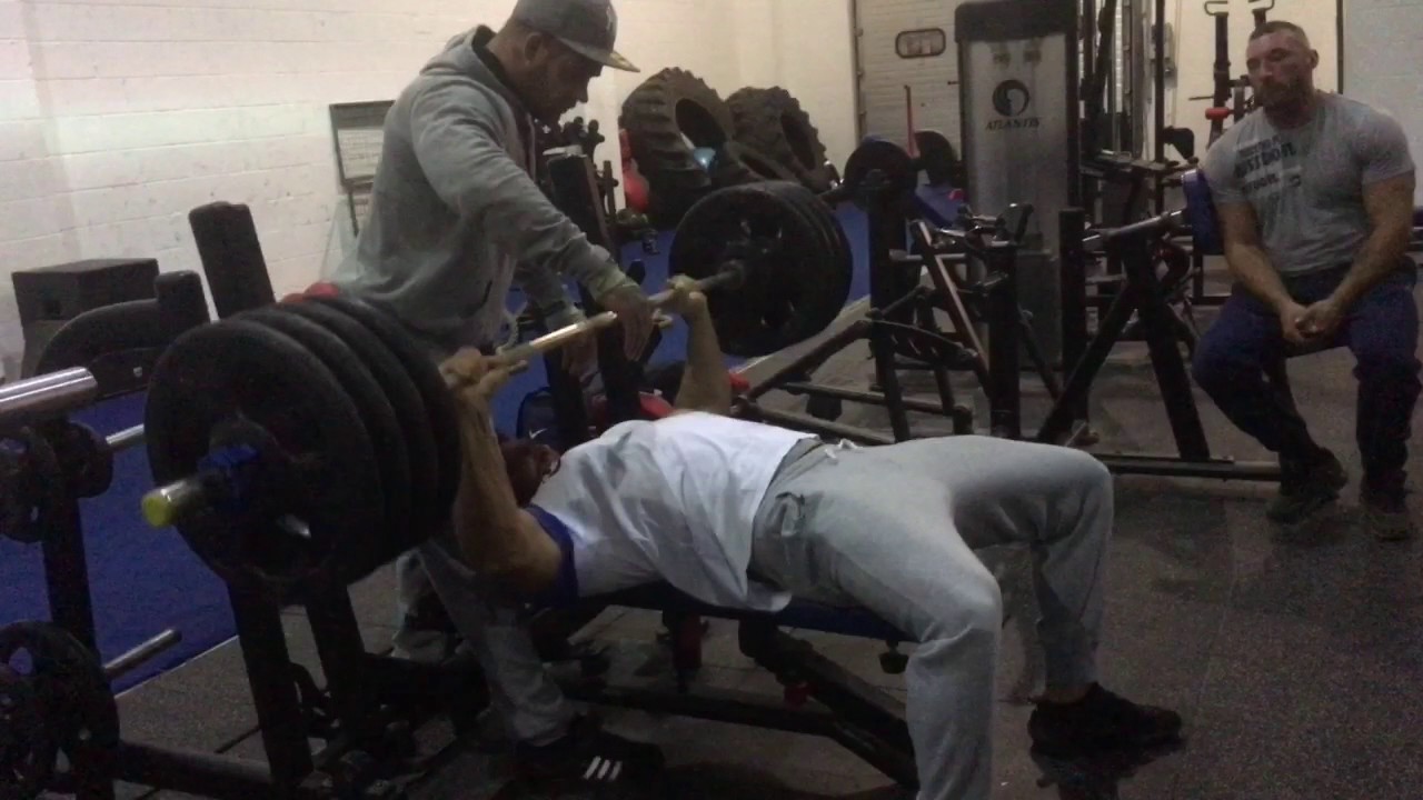 My 180kg (400lb) bench x 8 - YouTube