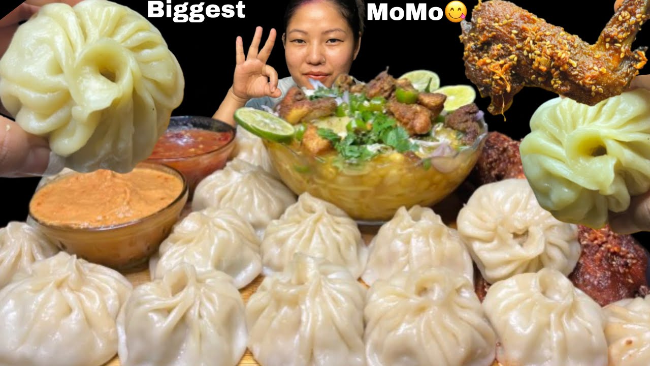 BIG JUICIEST MOMO EVER, EATING BIG JUICY CHICKEN MOMO, CHICKEN THUKPA ...