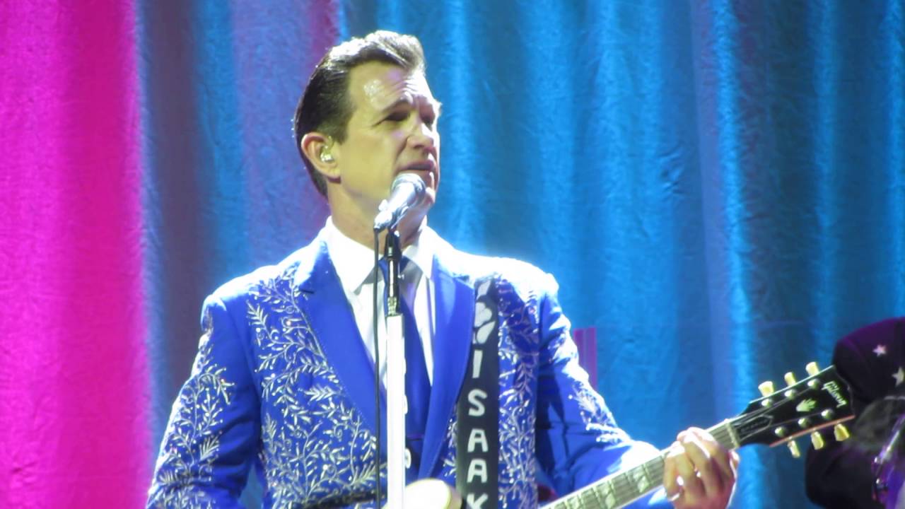 Somebody's Crying - Chris Isaak - Massey Hall,TOronto-May 24,2016-CHAR ...