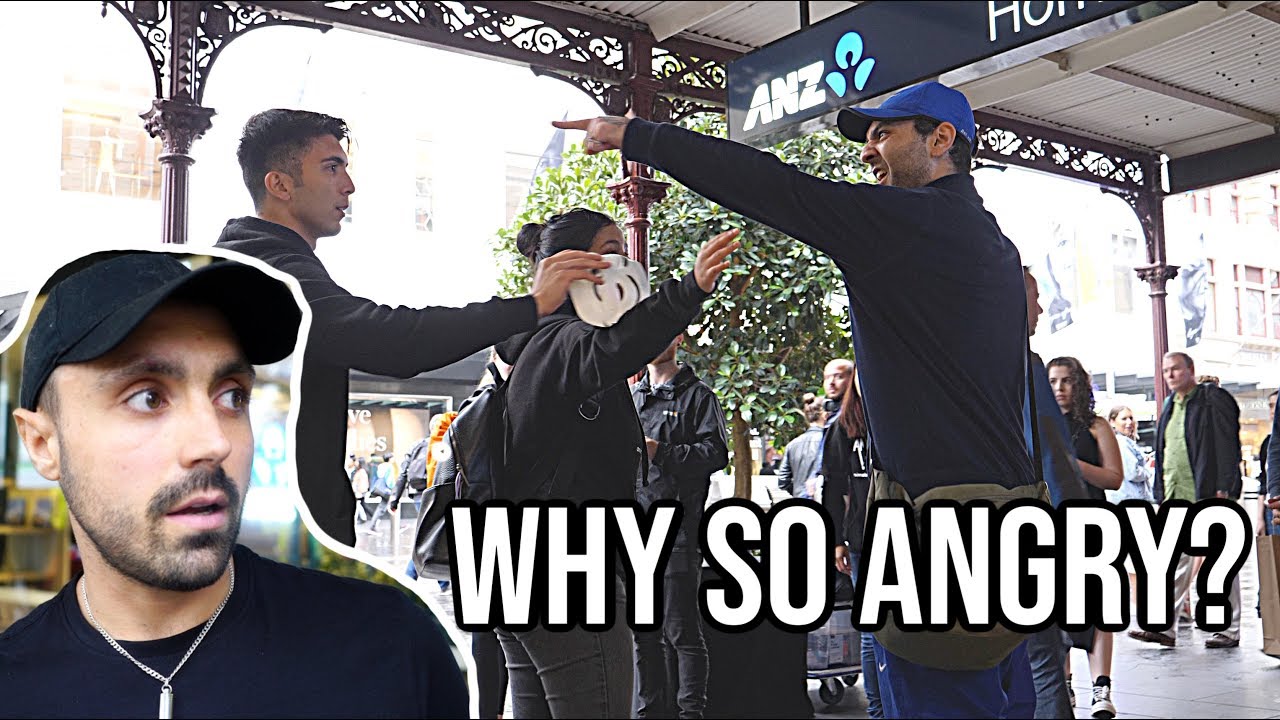 IDIOT ATTACKS ANIMAL ACTIVISTS YouTube idiot-attacks-animal-activists-youtube