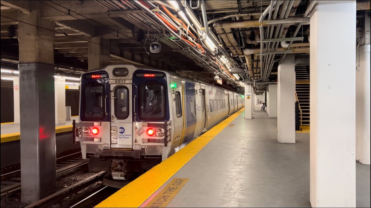MTA Long Island Rail Road Train 184 to Babylon 12 Car Set of Kawasaki ...