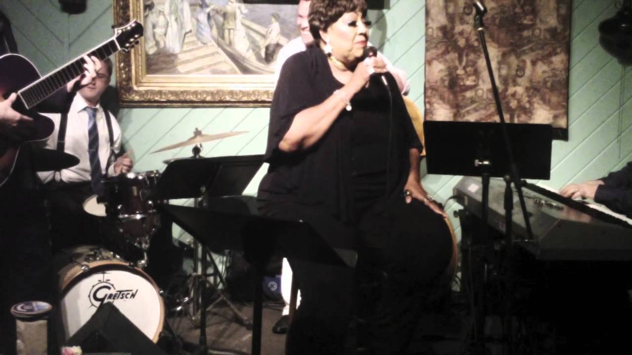 Mack The Knife - Linda Cole & The Joshua Bowlus Trio - YouTube