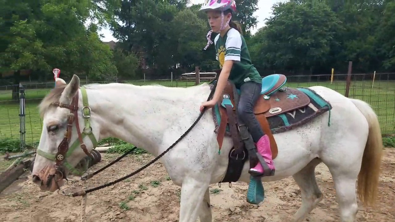 Begginer Riding Lessons - Youth Western. 10 year old Nadia. First time ...