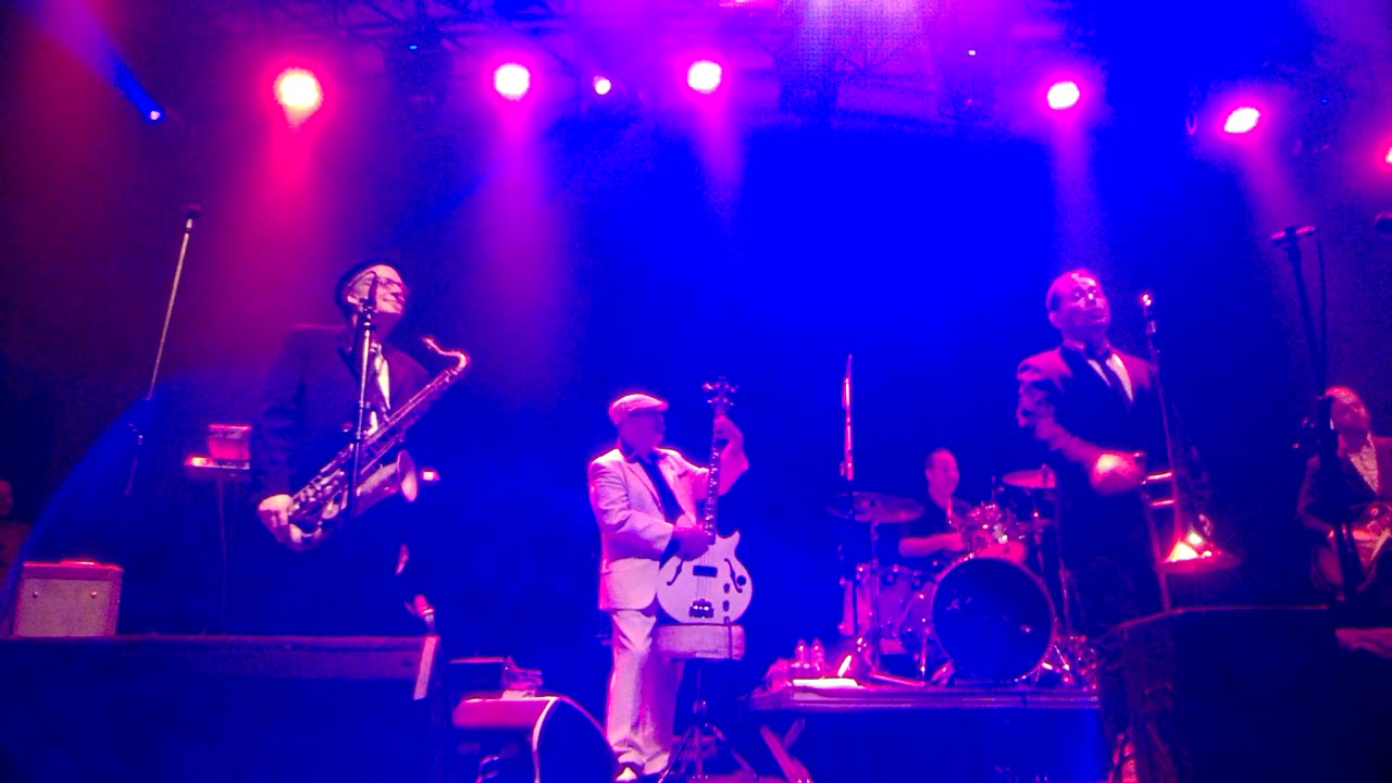 The Slackers - "Sarah" - Circo Voador - YouTube