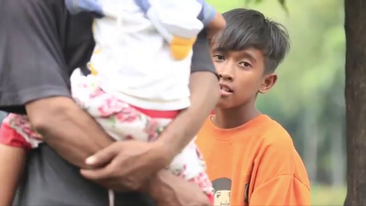 Rakyat Kecil Butuh Keadilan - YouTube