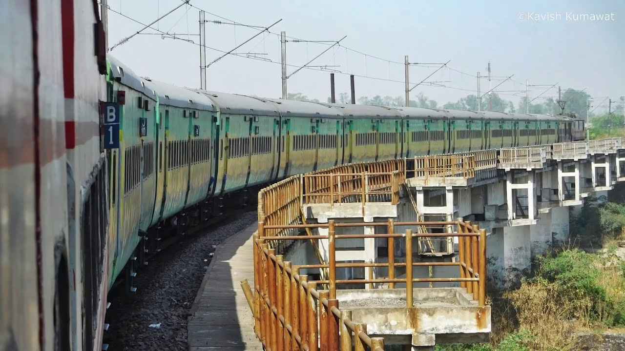 Highspeed Journey in India's Fastest Yuva Express 130 kmph in Old ...