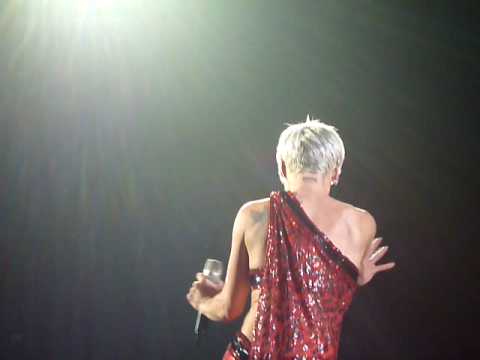Pink Concert - Toronto, Air Canada Center. Sept 30th, 2009 - YouTube