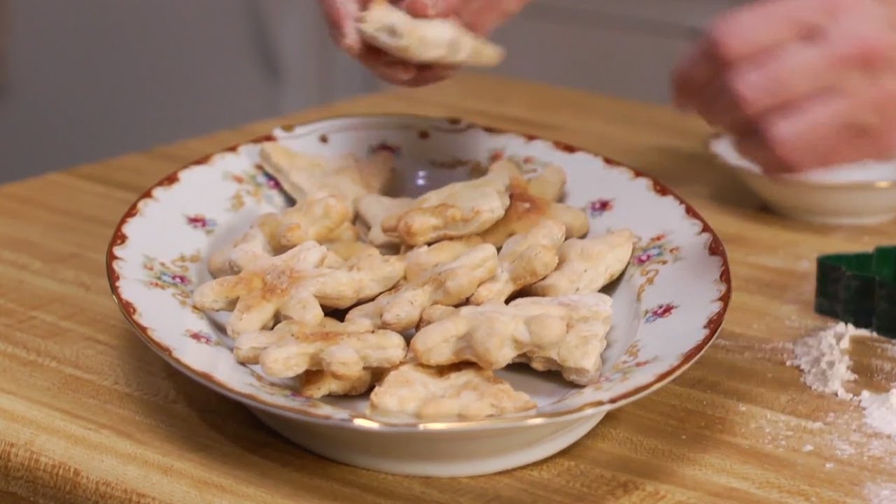 Homemade Healthy Dog Treats With Mitchell Crisp - YouTube