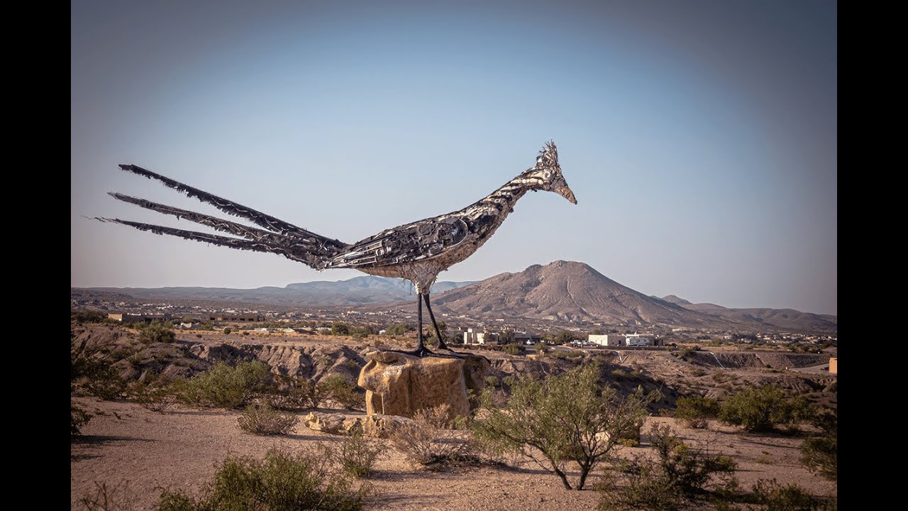 The Giant Roadrunner Over The Highway in Las Cruces 4K - YouTube