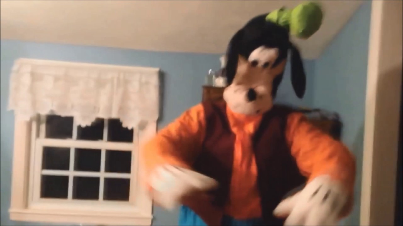 Goofy sings Mad World - YouTube