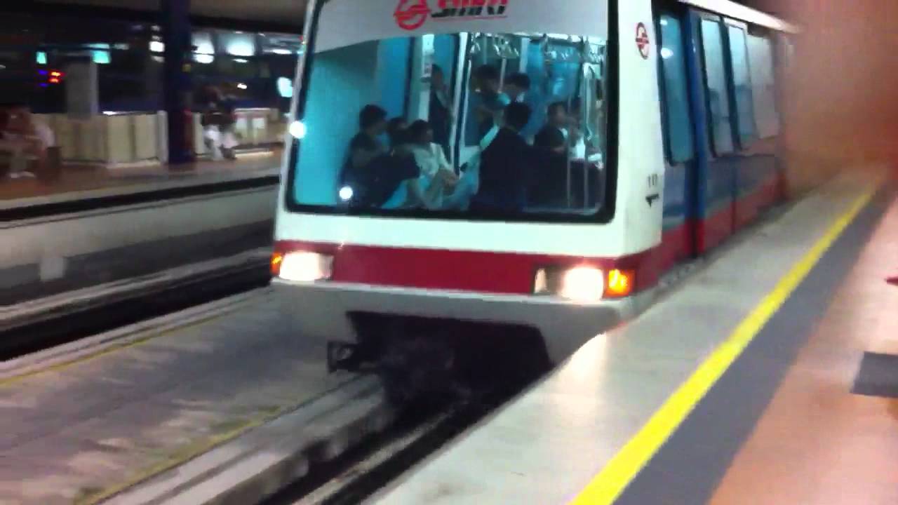 [BPLRT]Bombardier CX100 car 117 arriving Bukit Panjang(Service B) - YouTube