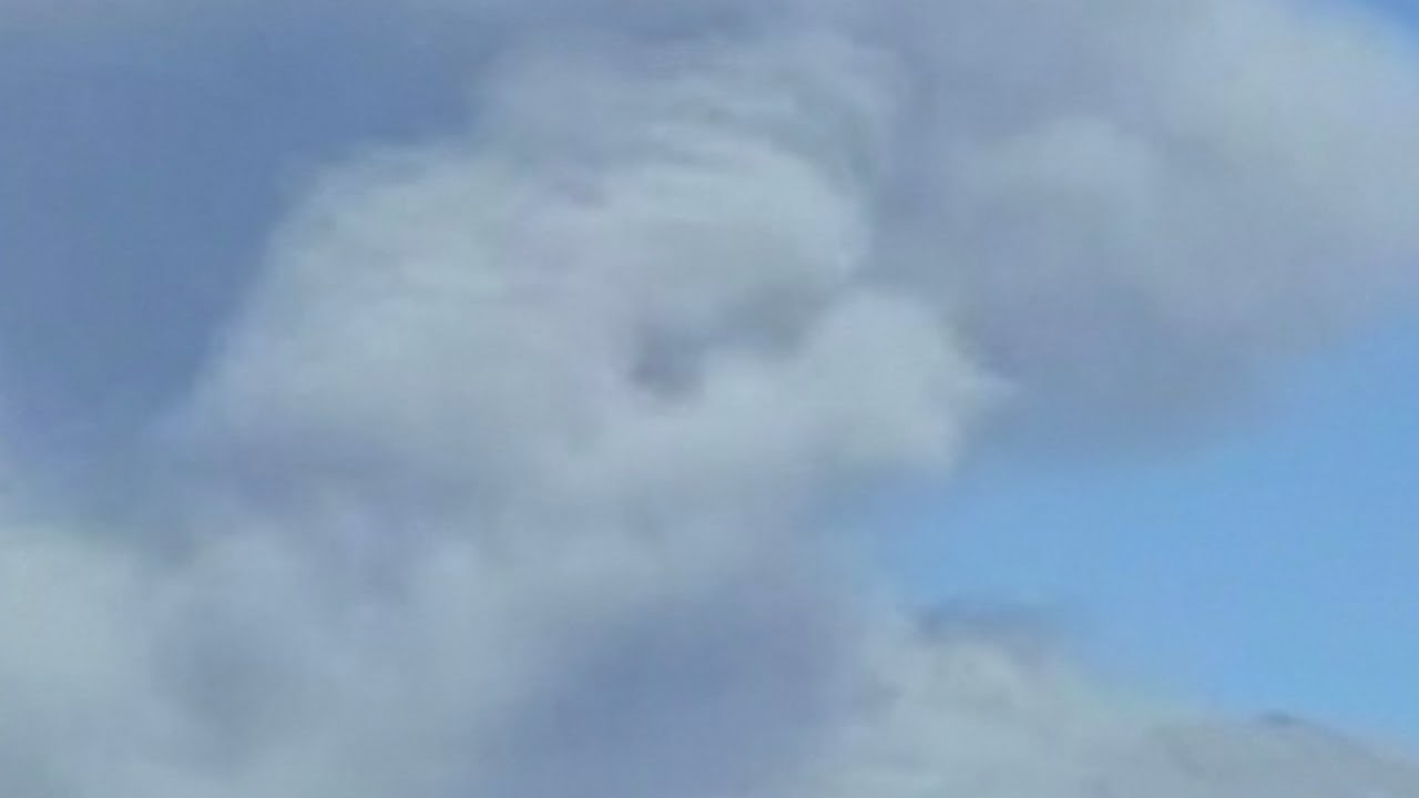 Peru's Ubinas volcano erupts again - YouTube