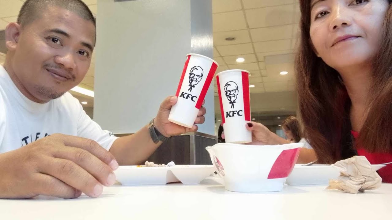 eating KFC with my wife - YouTube