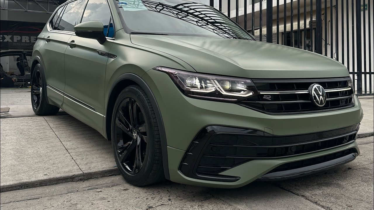 Tiguan R-line full wrap - YouTube