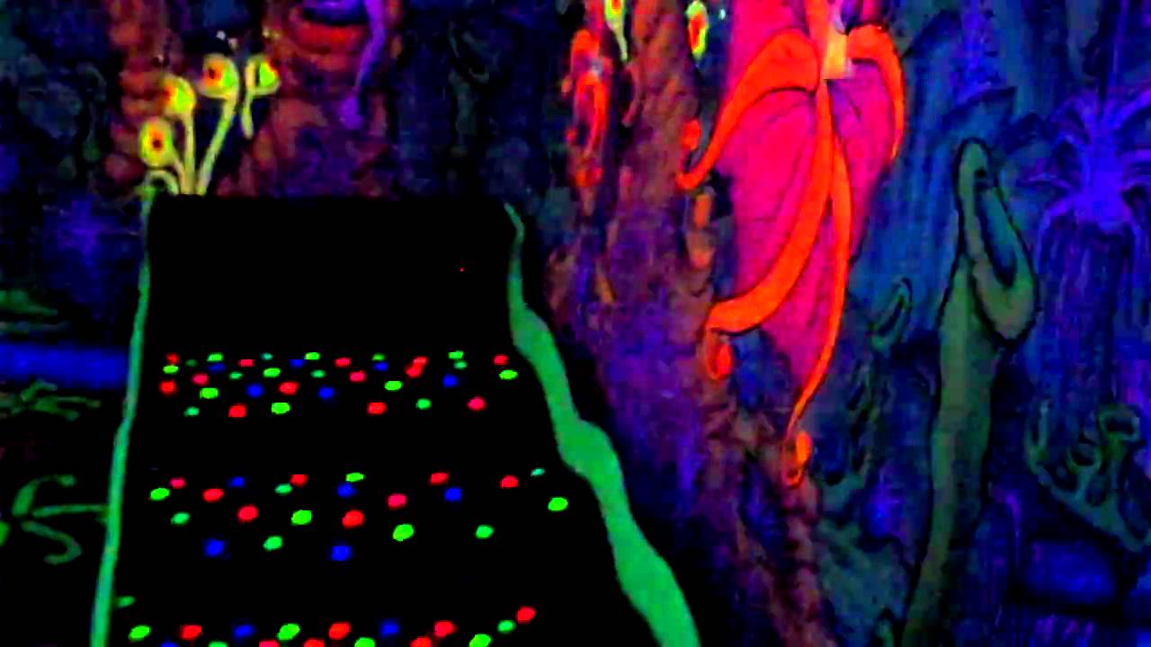 Alien Vacation Mini Golf with Kenny Crumpton! - YouTube