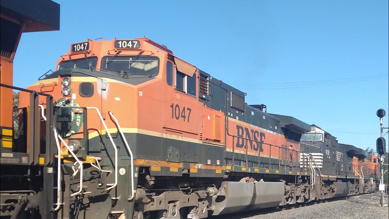 BNSF 6837 leads NB H-STOPVO on 10-17-2023 - YouTube
